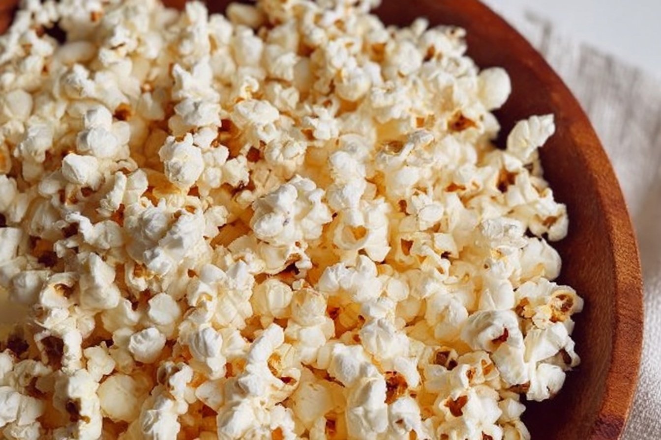 Homemade Movie Style Popcorn With Stay Crisp Butter